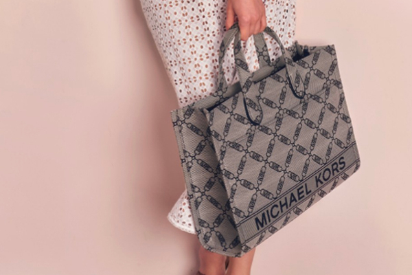 五大輕奢精品小包入門，小資女無痛入手！ MK這款包連女神舒淇都愛不釋手 - 遠傳電信FETnet